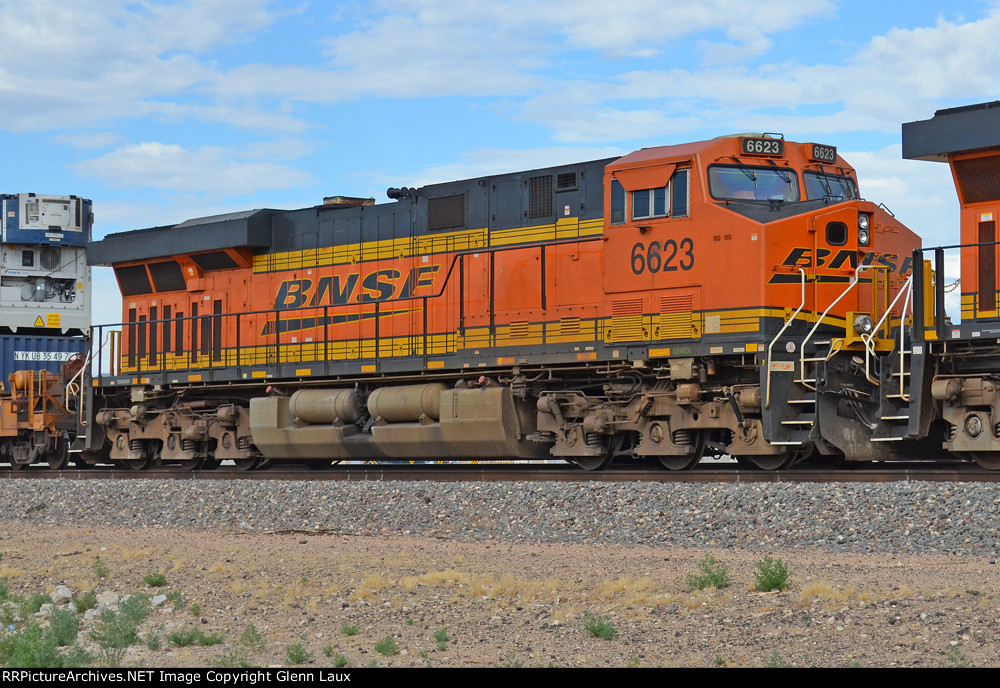 BNSF 6623